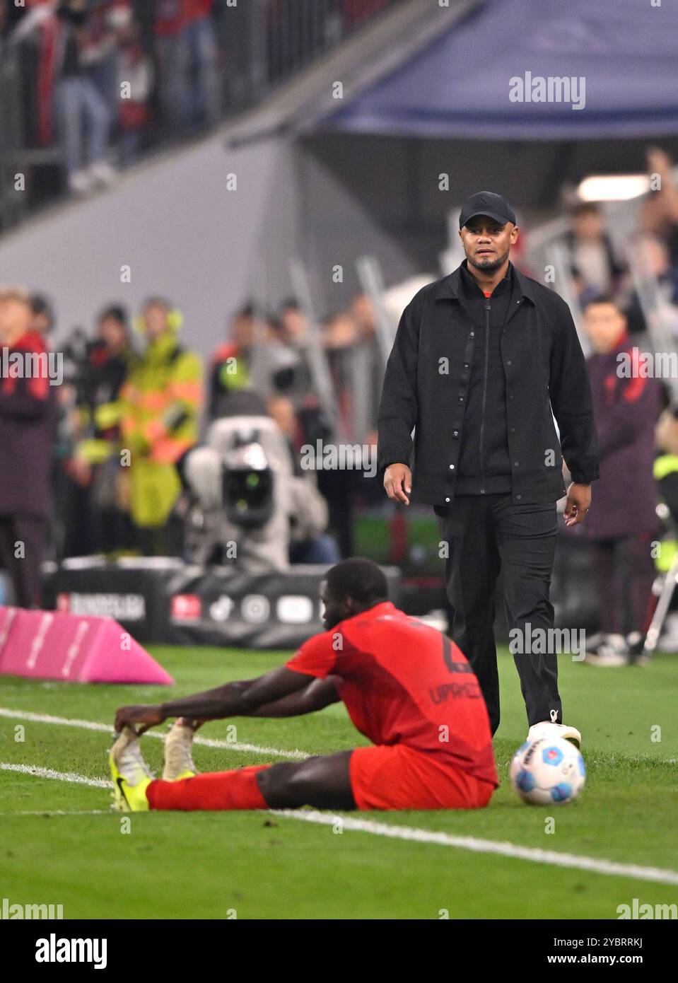 Trainer Coach Vincent Kompany FC Bayern Muenchen FCB Dayot Upamecano FC ...