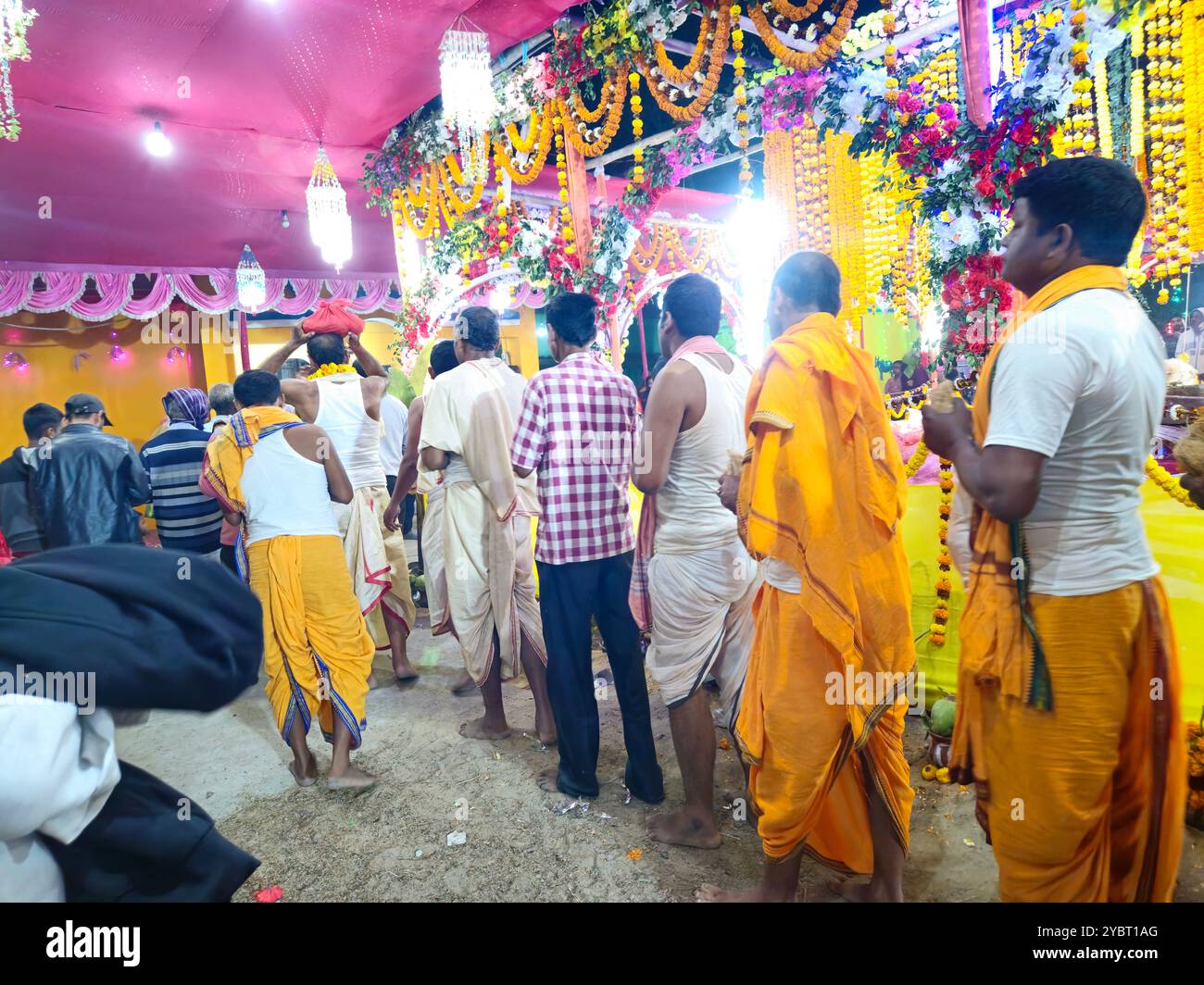 Indian yajna ritual vedic hi-res stock photography and images - Alamy