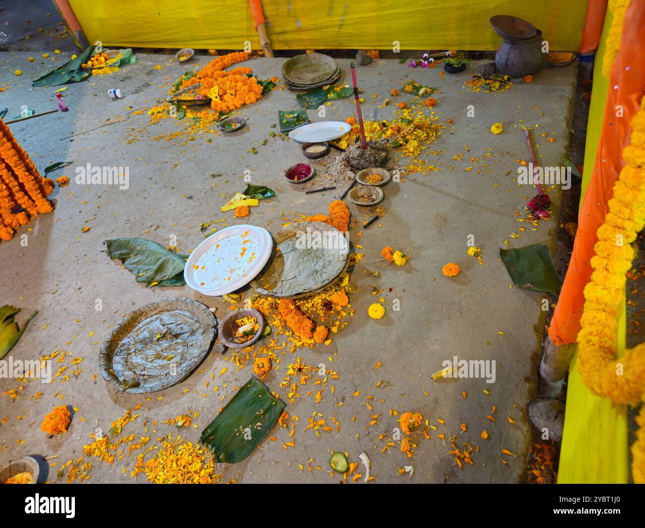 Indian yajna ritual vedic hi-res stock photography and images - Alamy