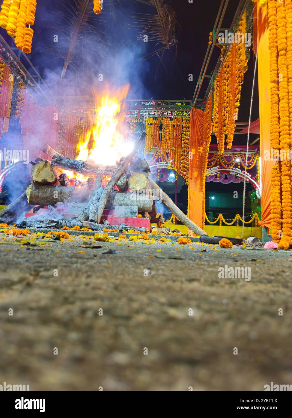 Ghee fire ceremony hi-res stock photography and images - Alamy