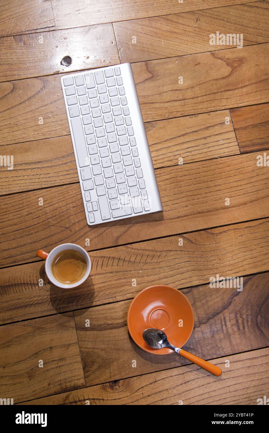 Office break food hi-res stock photography and images - Alamy