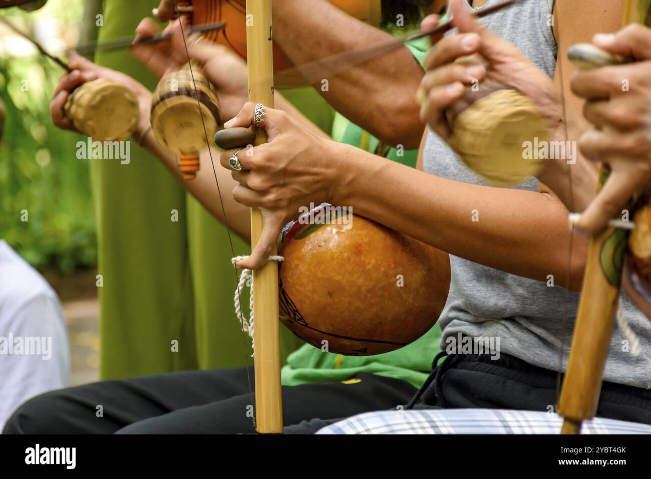 Traditional dances and musical instruments hi-res stock photography and ...
