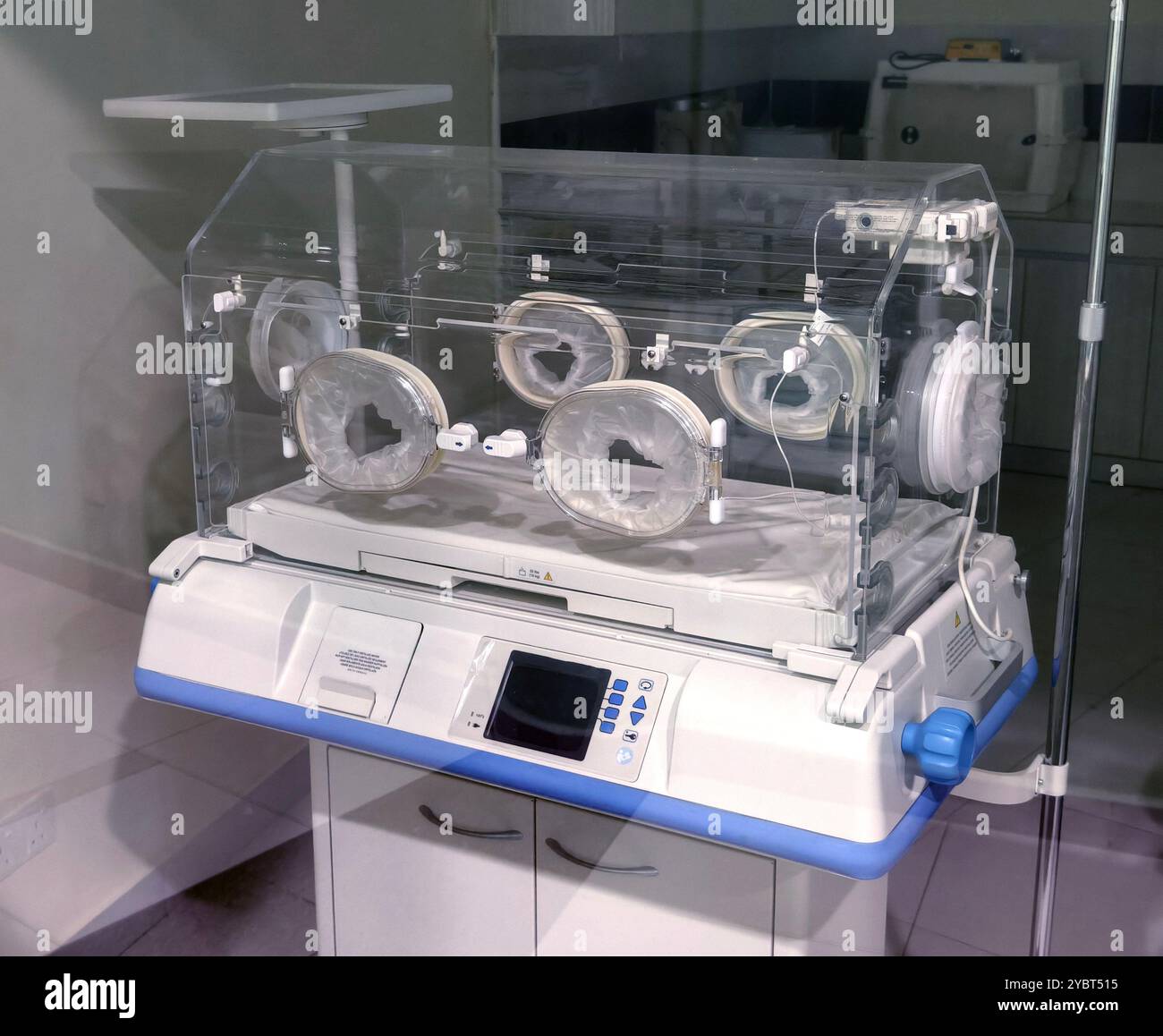 A baby incubator featuring a screen in hospital Stock Photo - Alamy