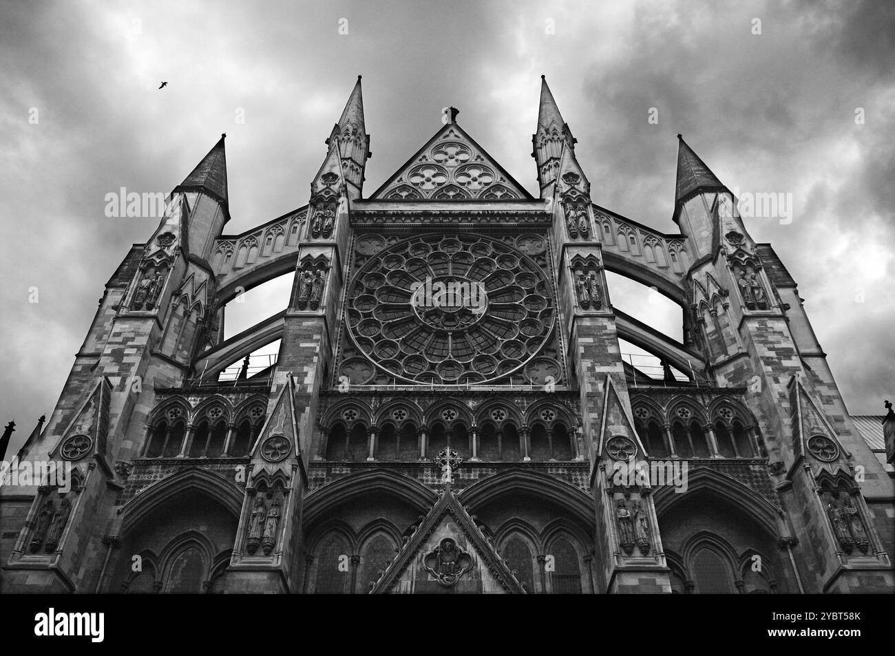 Gothic side portal, detail of Westminster Abbey in rainy weather, Dean ...