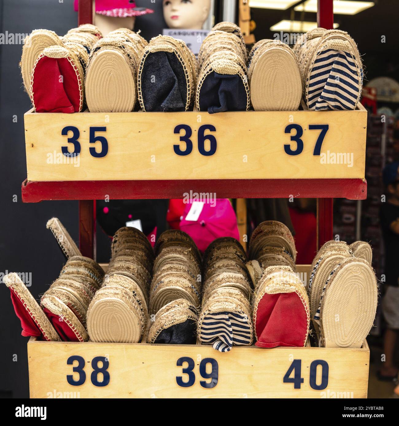 Artisan stands hi-res stock photography and images - Alamy