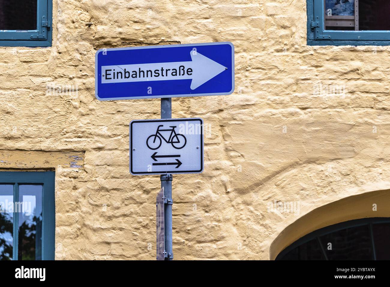 German road sign one way street hi-res stock photography and images - Alamy