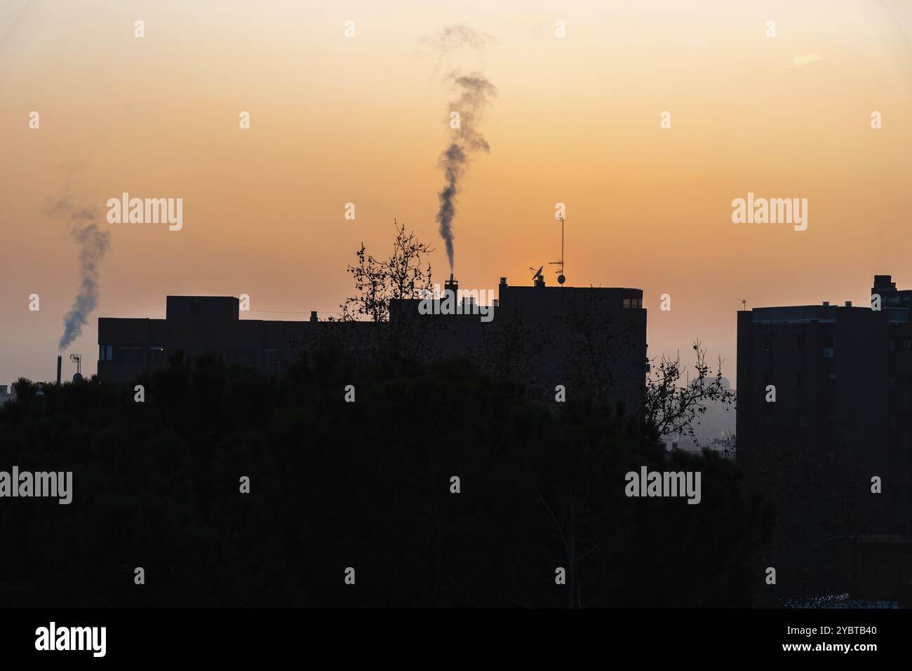 Urban landscape in smoke hi-res stock photography and images - Alamy
