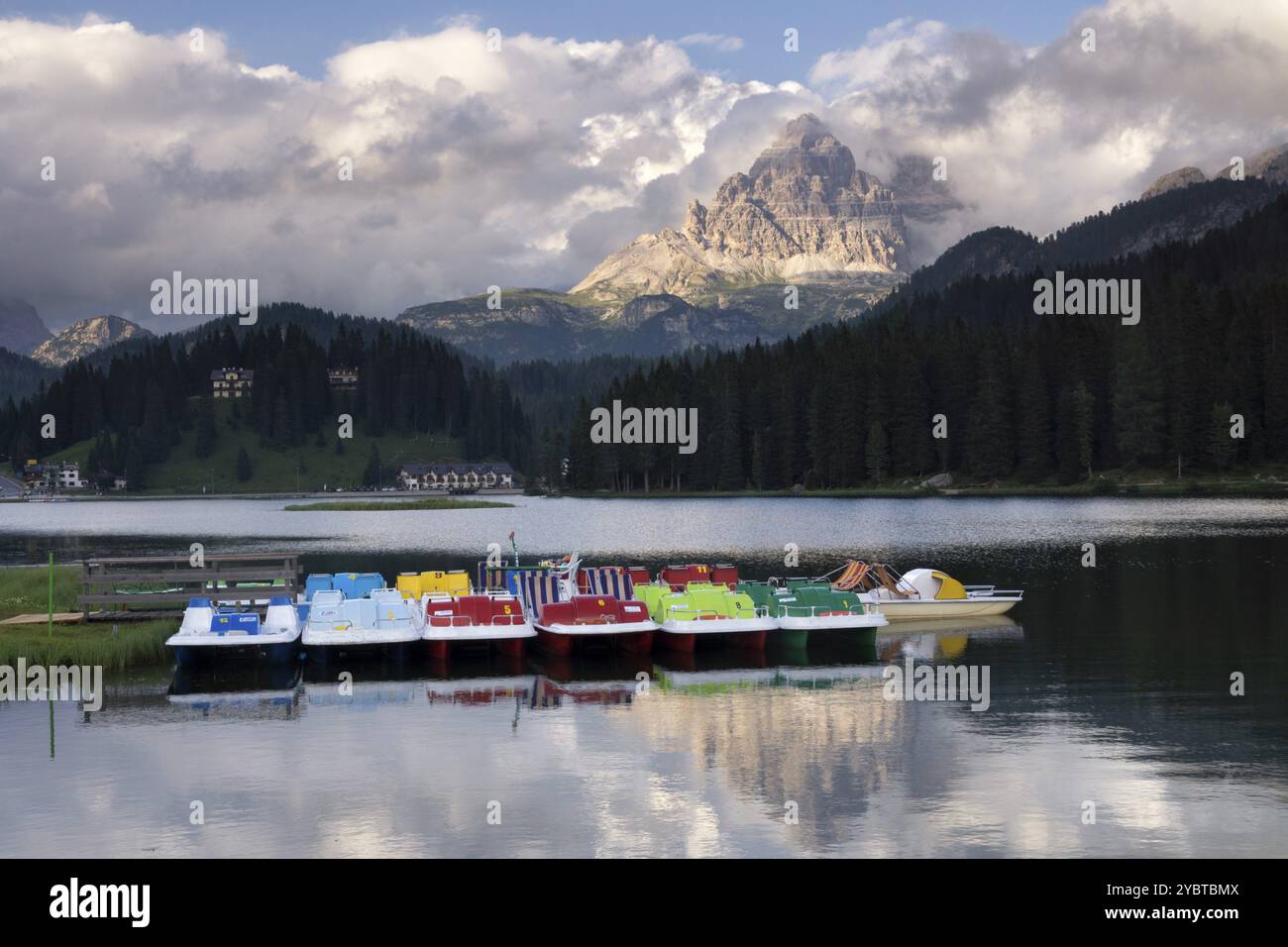 Lago di Misurina is a lake in the Italina Doomites Stock Photo - Alamy