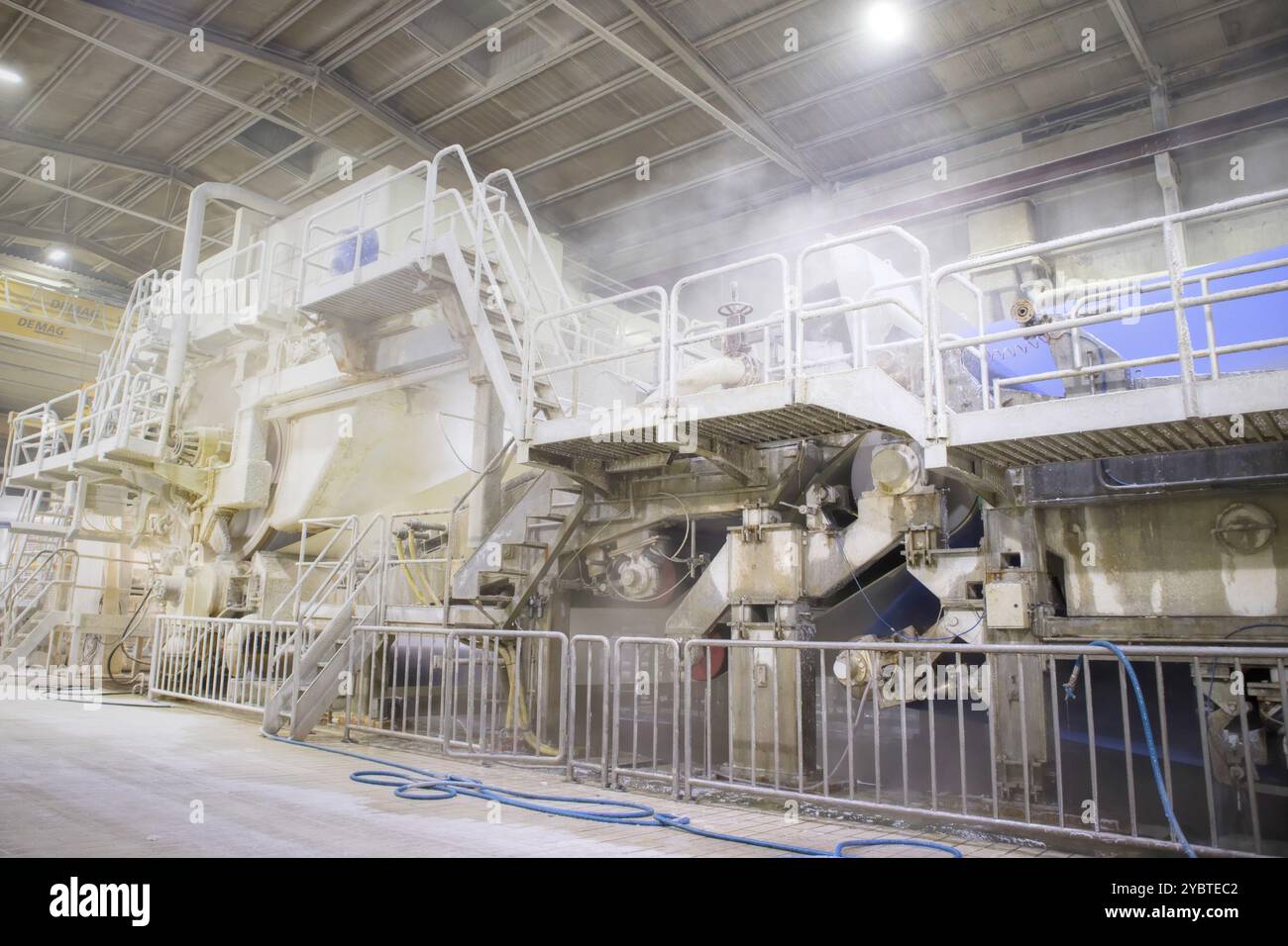 Working paper converting machine plant hi-res stock photography and ...