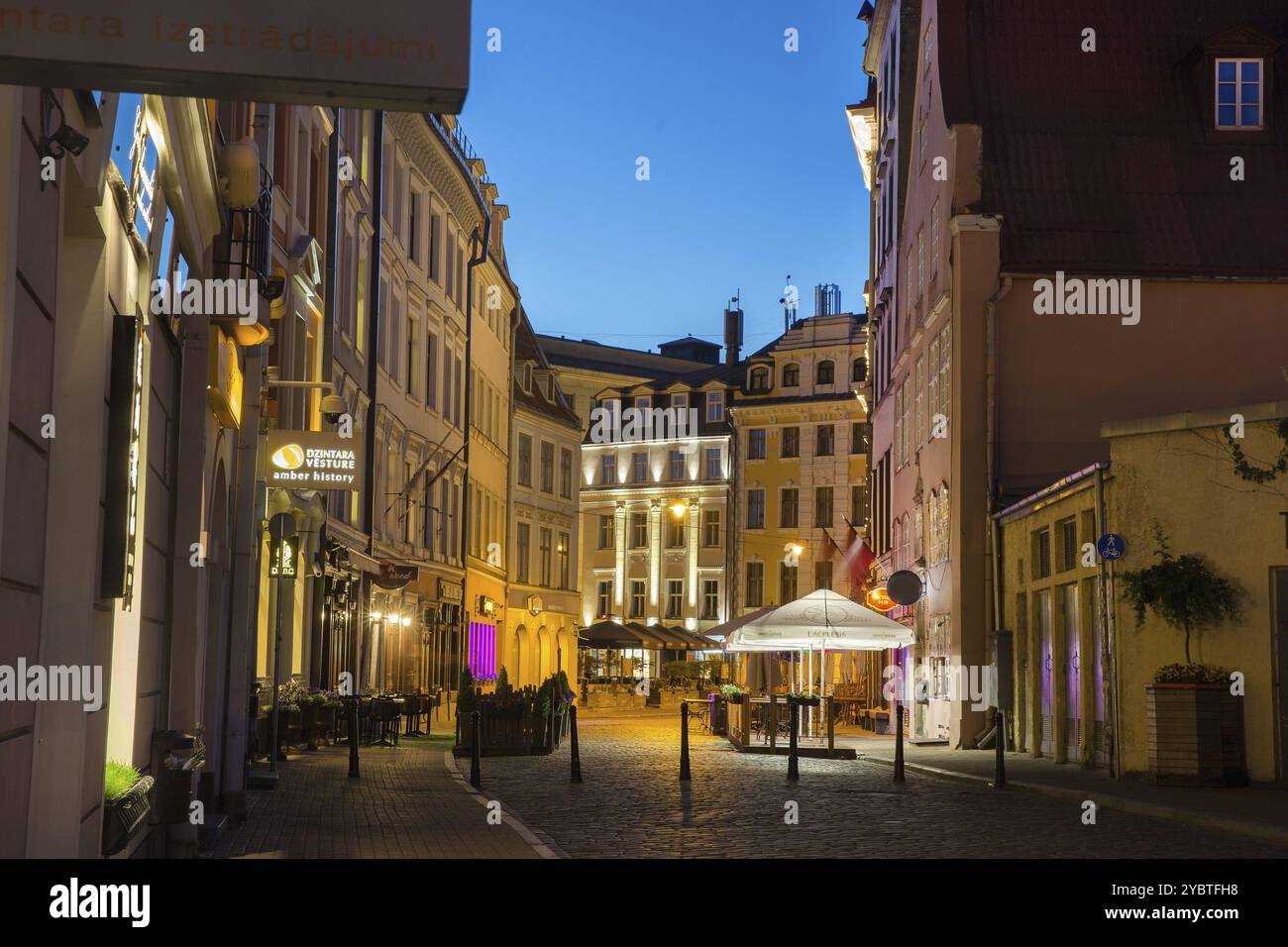 Night in june hi-res stock photography and images - Alamy