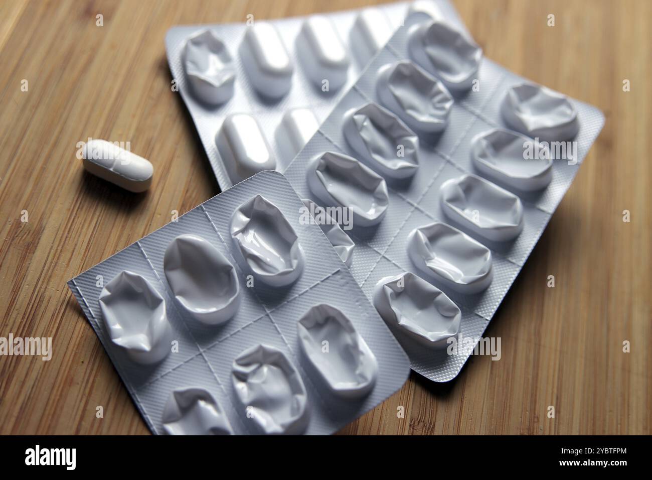 Pill packaging waste hi-res stock photography and images - Alamy