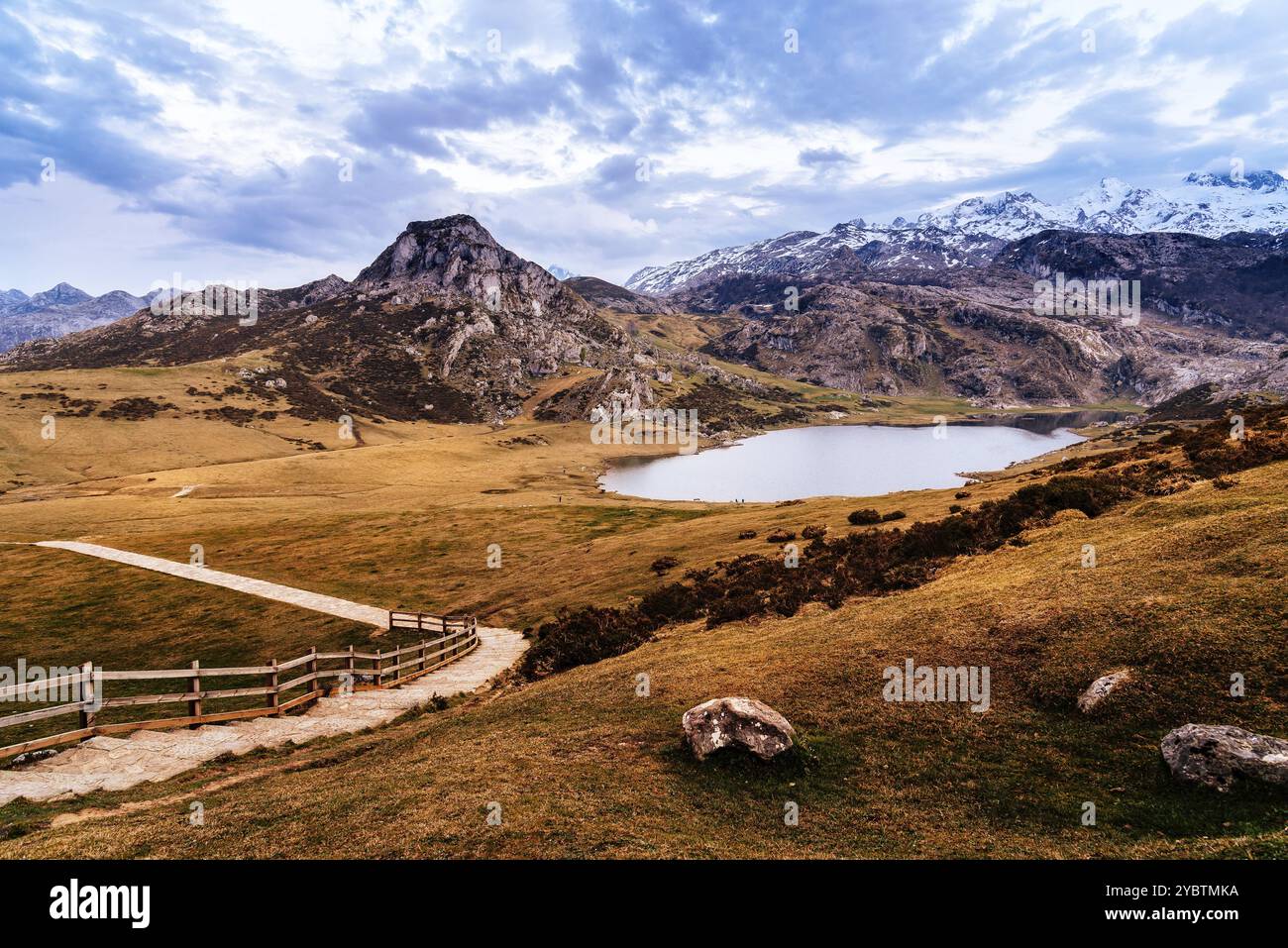 View of lakes of Covadonga sunset. Ercina Lake Stock Photo - Alamy
