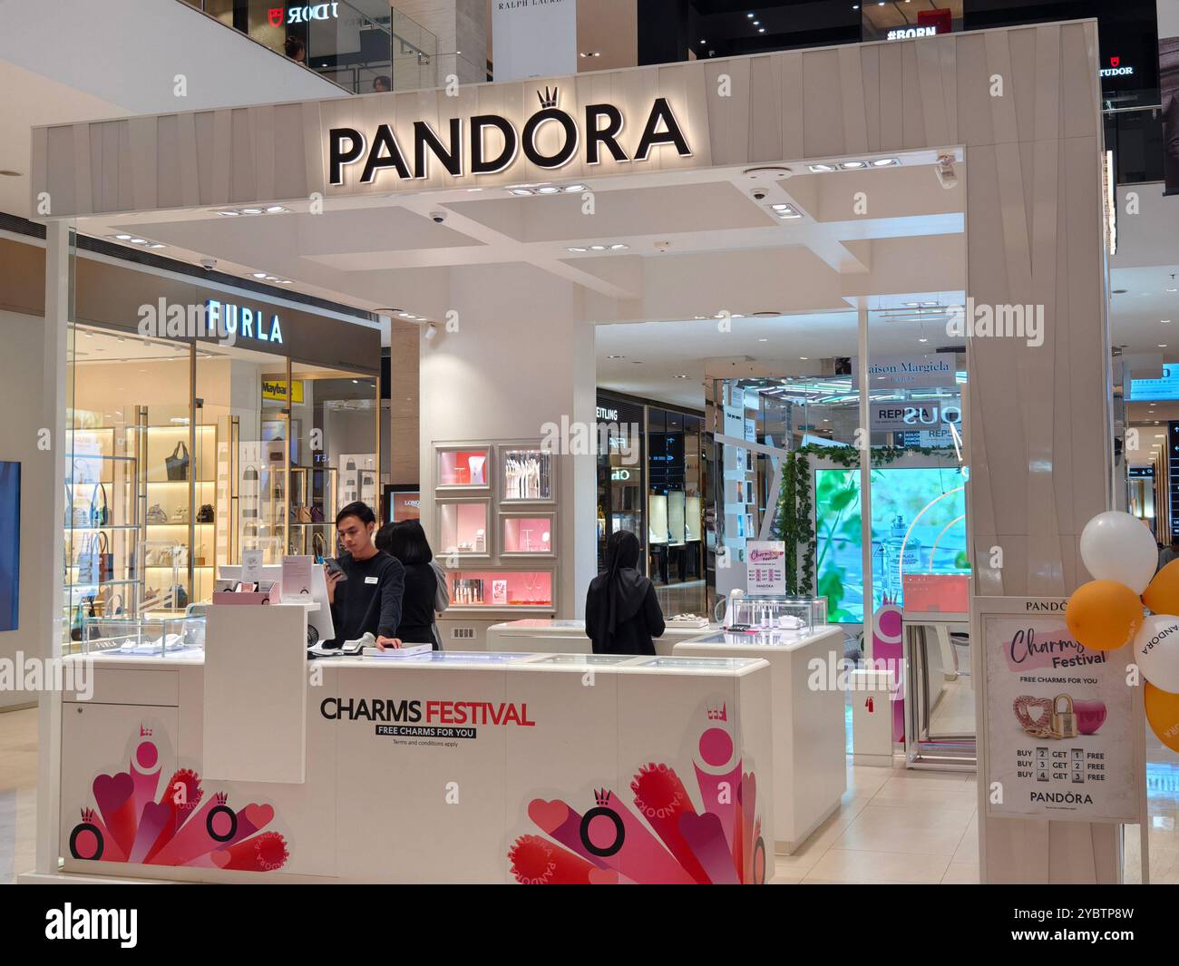 KUALA LUMPUR, MALAYSIA - AUGUST 28, 2024: Pandora brand retail shop in ...