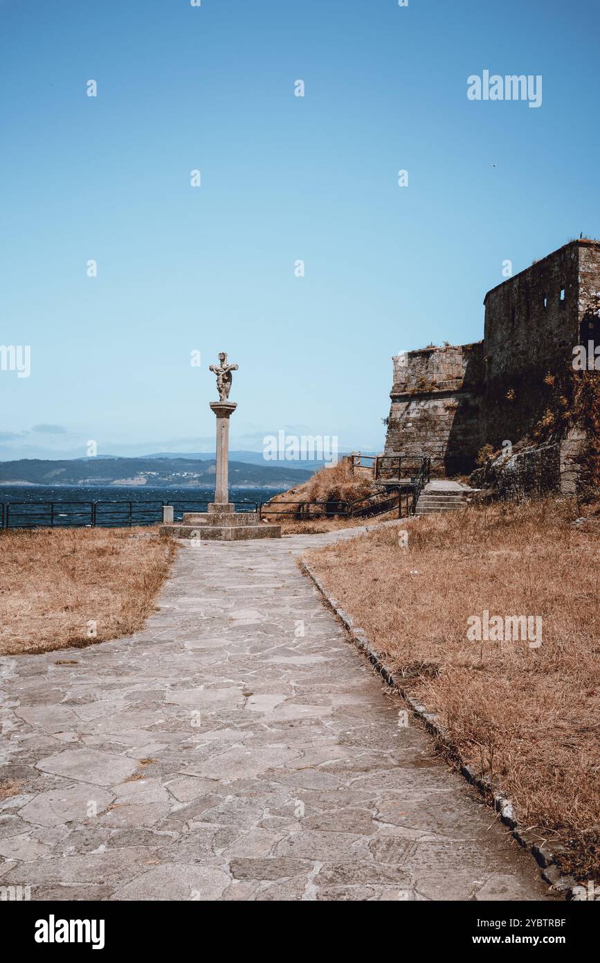 Camino de santiago stone cross hi-res stock photography and images - Alamy