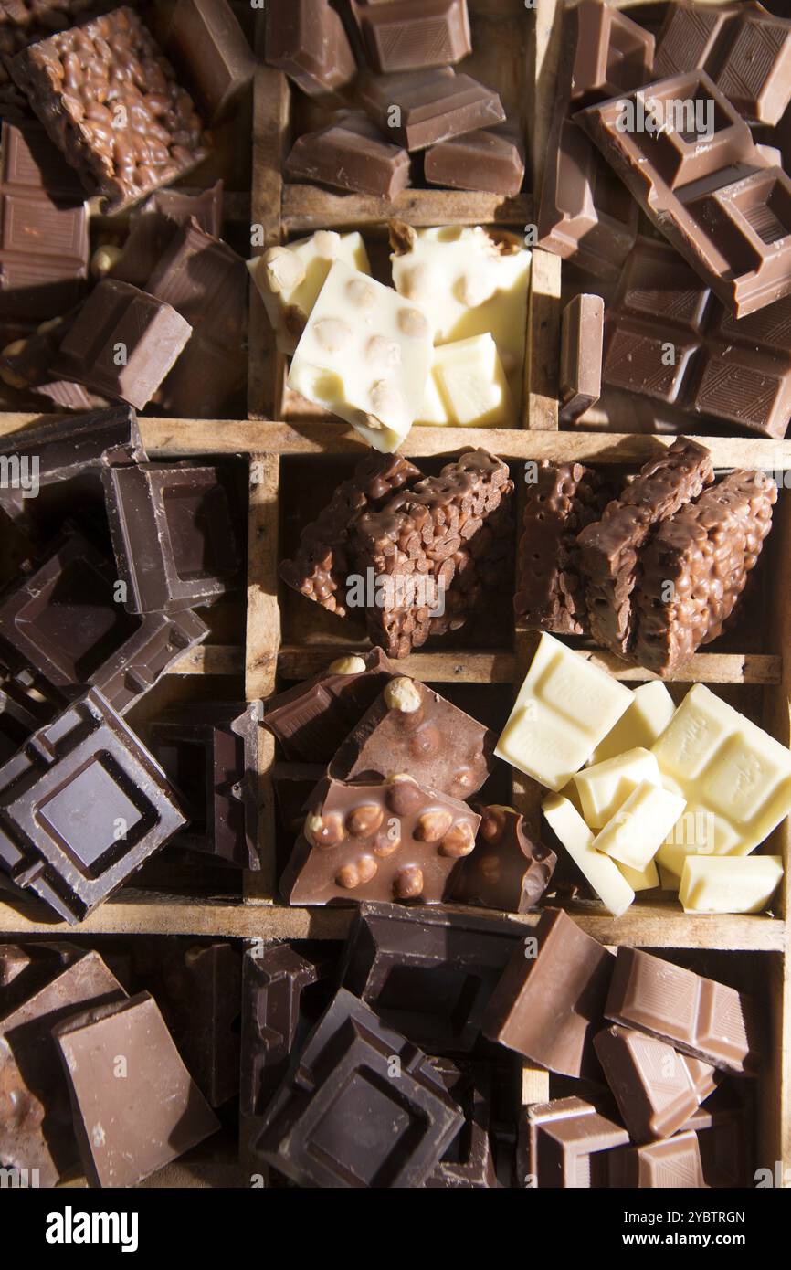 Cube containers hi-res stock photography and images - Alamy