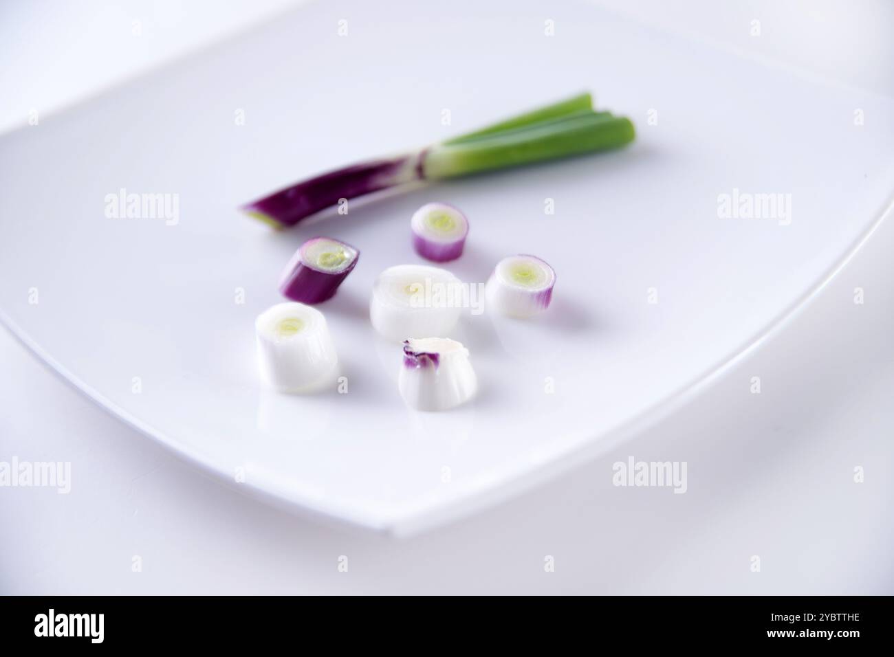 Red onion plate hi-res stock photography and images - Alamy