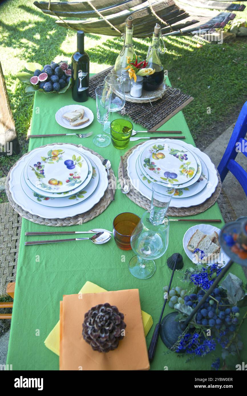 Outdoor rustic table hi-res stock photography and images - Alamy