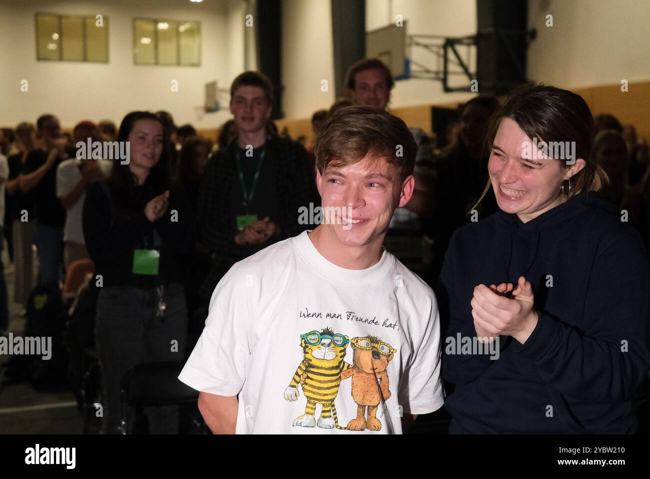 Fester stand hi-res stock photography and images - Alamy