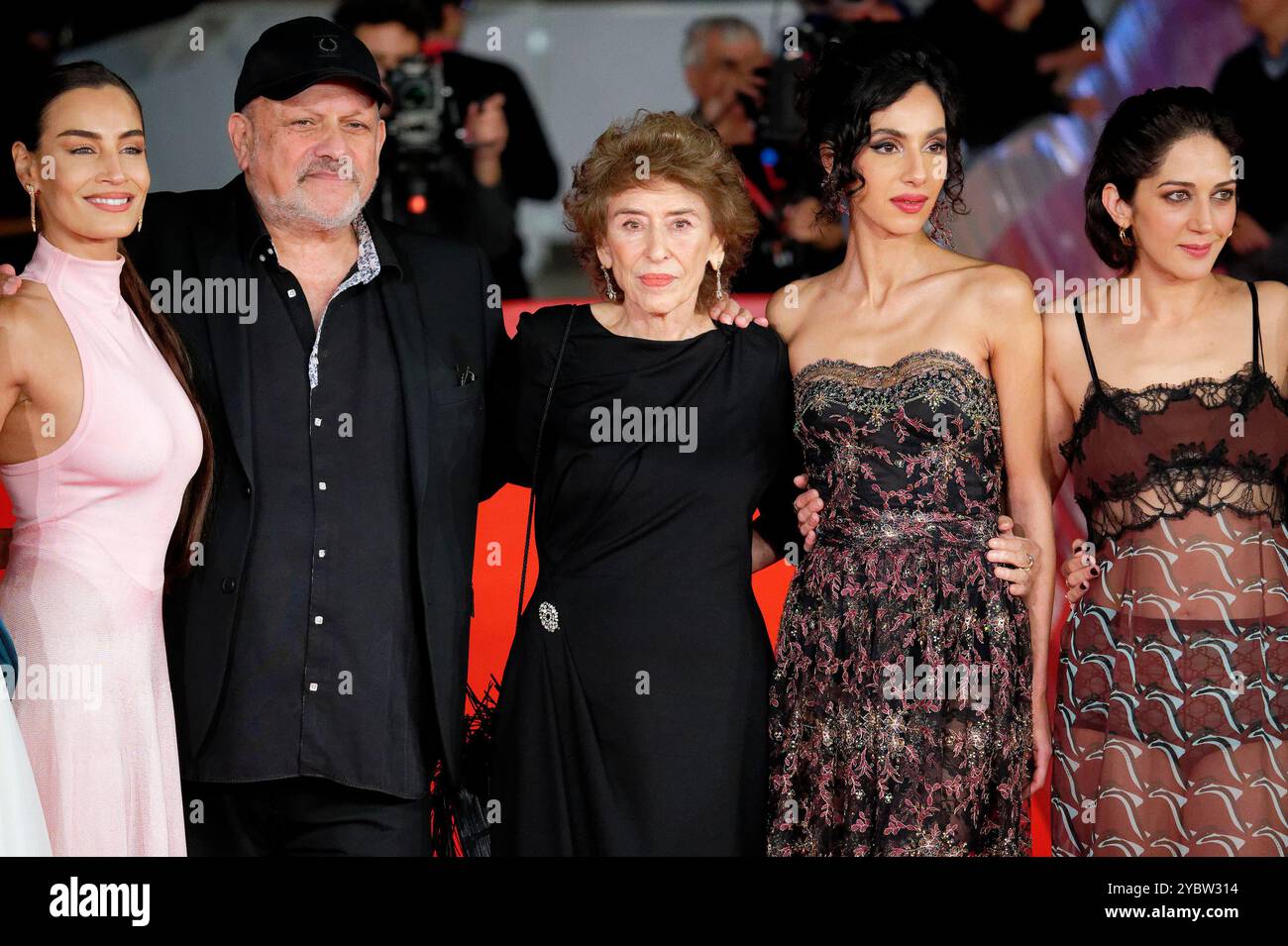 Lara dalileh wolf hi-res stock photography and images - Alamy