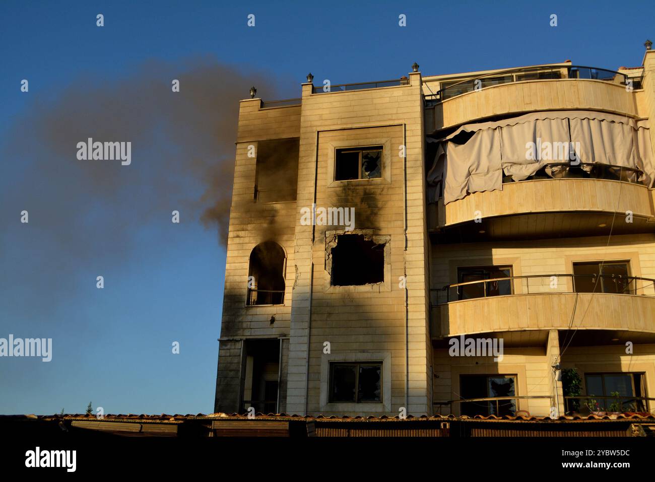 Chtaura, Lebanon. 19th Oct, 2024. This photo shows a building damaged ...