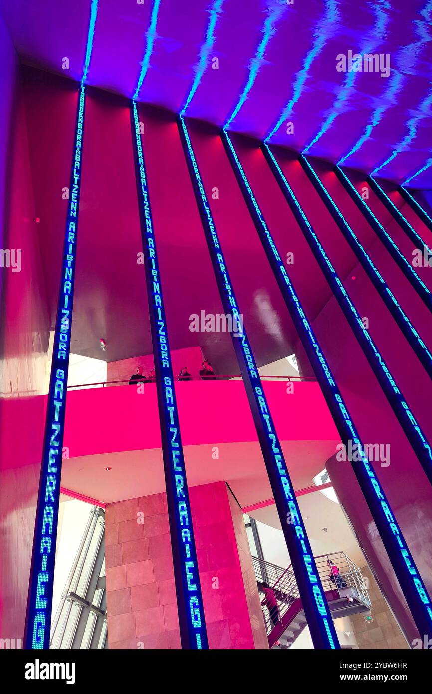 Bilbao 10.10.2024 Installation von Jenny Holzer im Guggenheim Museum ...