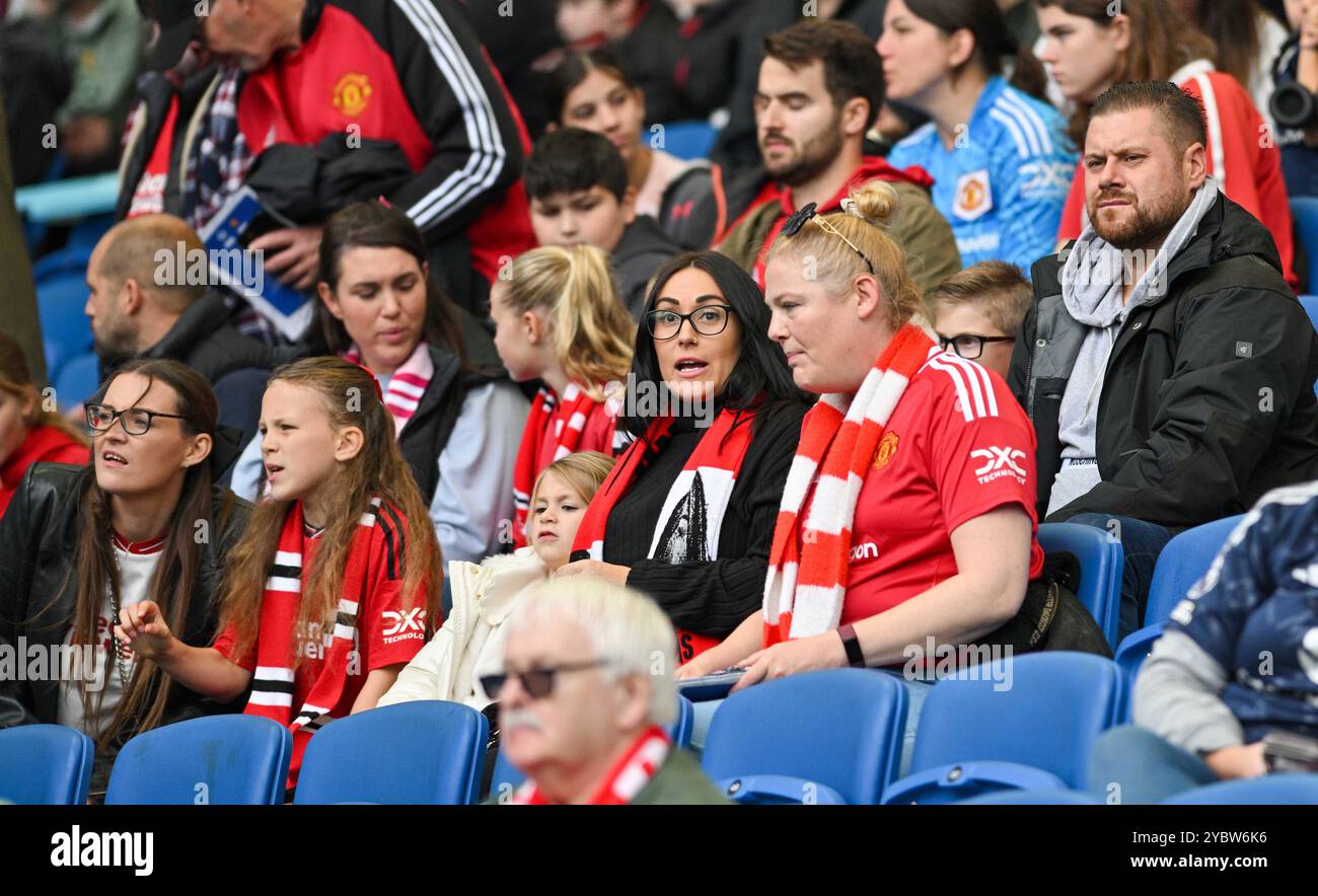 Wsl attendances hi-res stock photography and images - Alamy