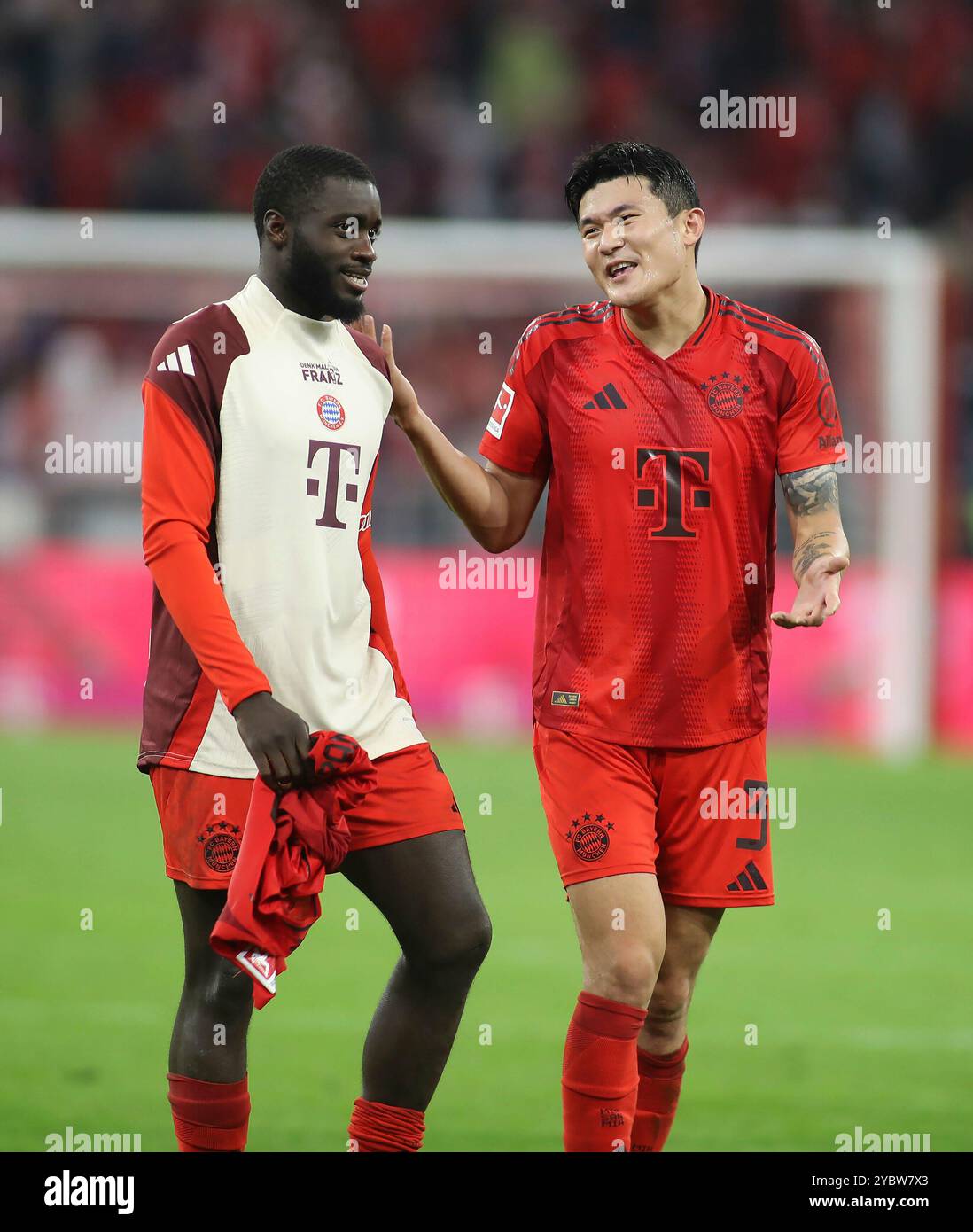 Min jae kim fc bayern munchen nach dem spiel hi-res stock photography ...