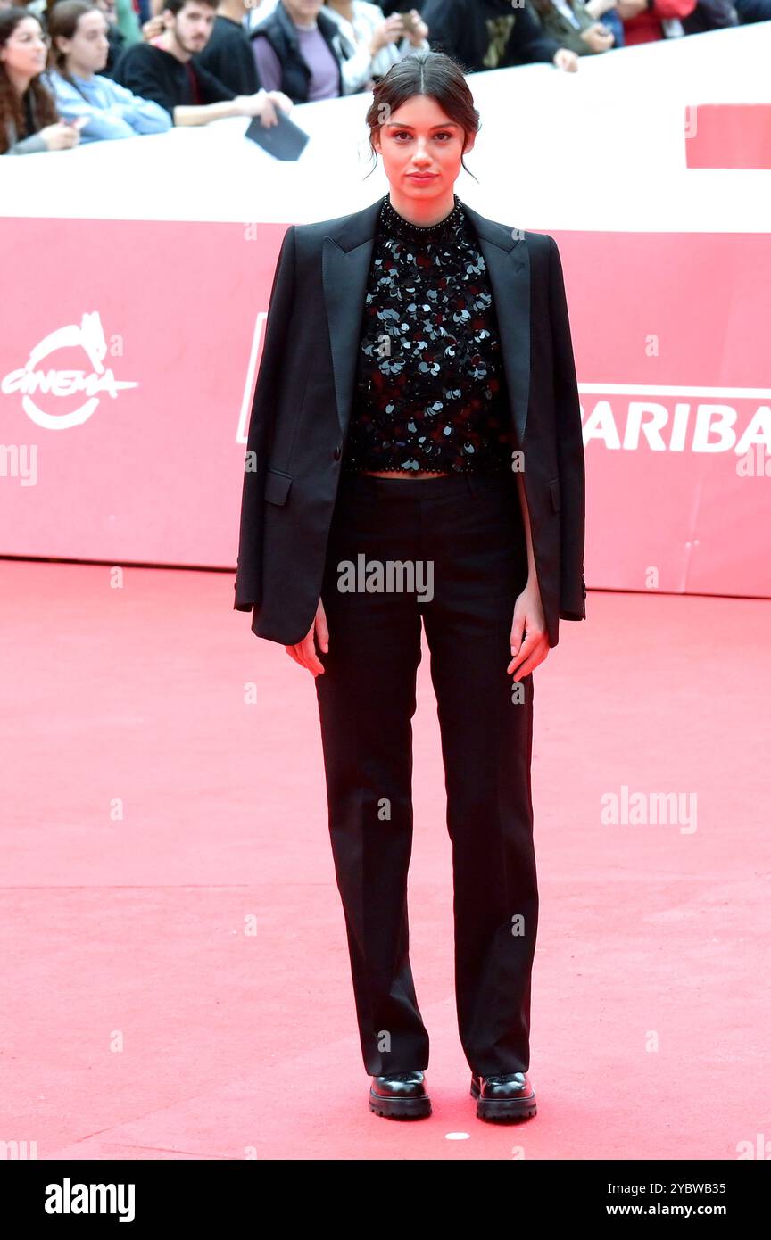 Lea Luce Busato bei der Premiere des Kinofilms 'Libre / Freedom' auf ...