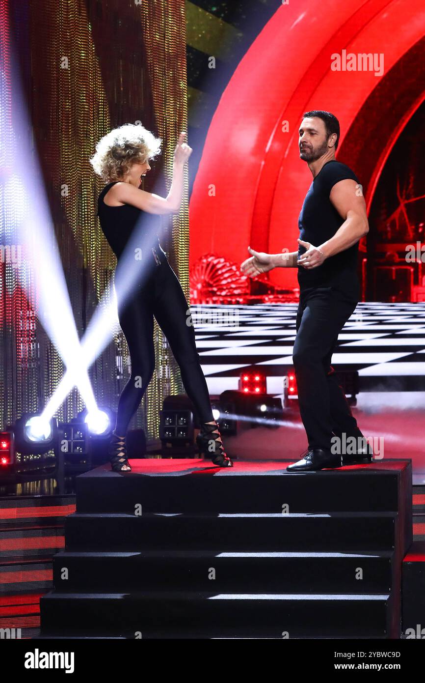 Rome, TV show "Dancing with the Stars". Dancer for one night Raoul Bova ...