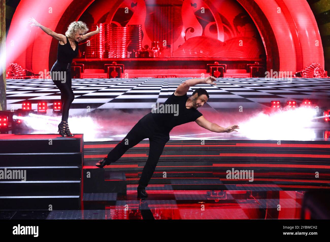 Rome, TV show "Dancing with the Stars". Dancer for one night Raoul Bova ...