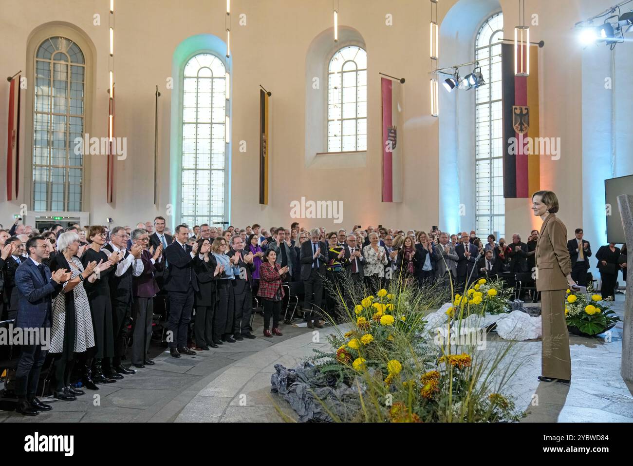 American journalist and historian Anne Applebaum gets standing ovations ...