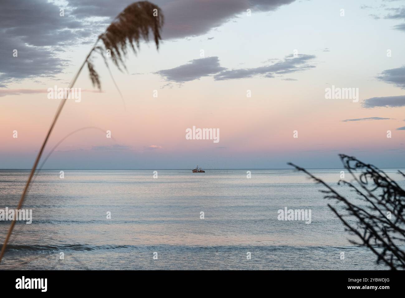 Sunset in the coastal town of Timaru with spectacular colours at the ...