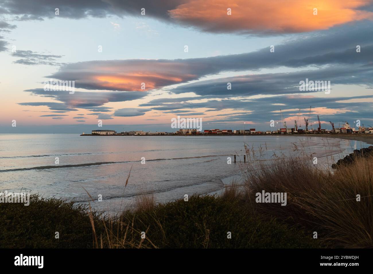Sunset in the coastal town of Timaru with spectacular colours at the ...