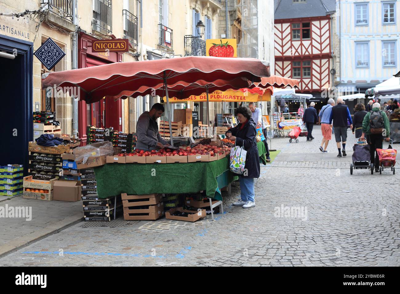 Fruit and vegetable market stall in Place du Poids Public, Vannes ...