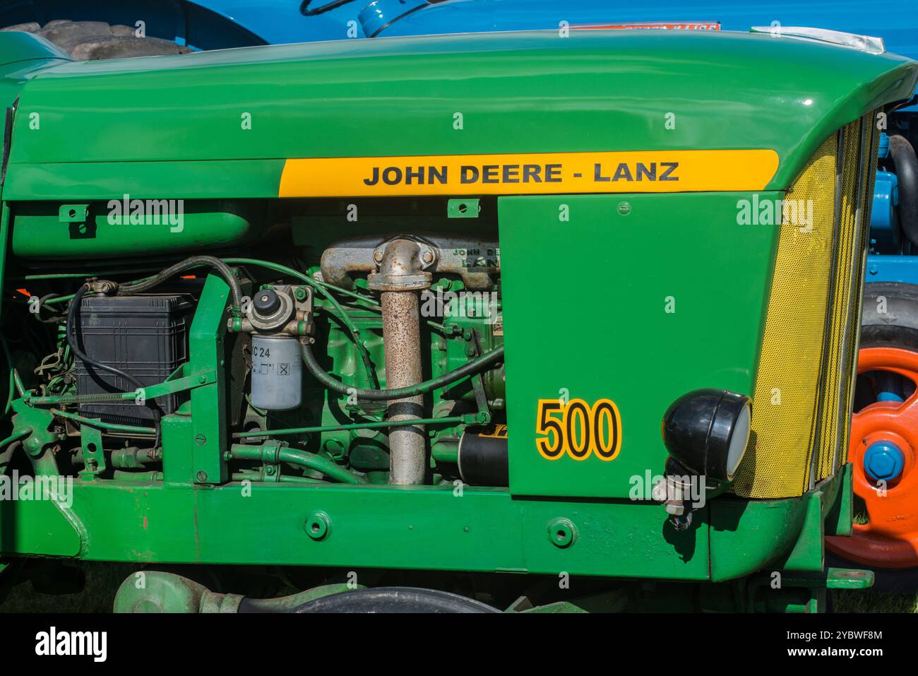 The engine compartment of a 1960s Jon Derre Lanz 500 tractor Stock ...