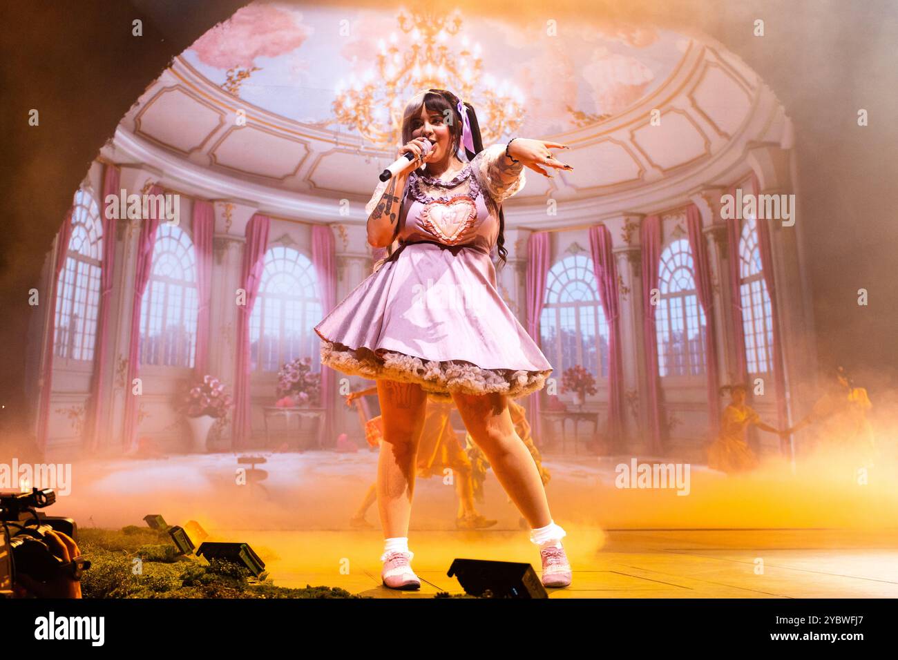 Melanie martinez fan hi-res stock photography and images - Alamy