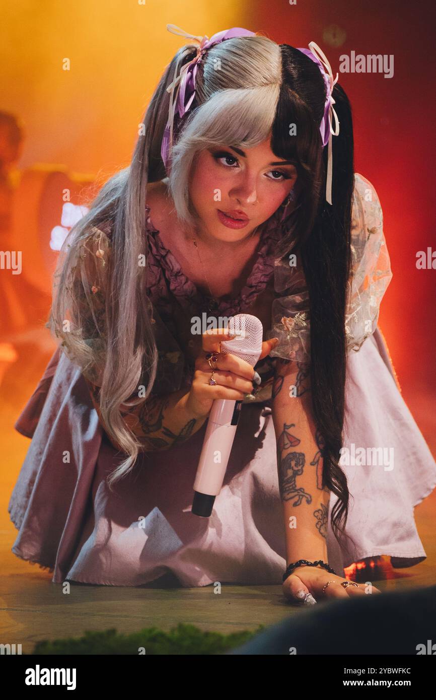 Melanie martinez fan hi-res stock photography and images - Alamy