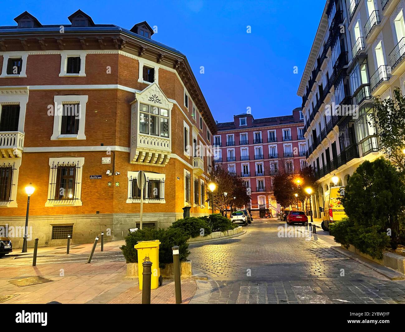 Recoletos district madrid hi-res stock photography and images - Alamy