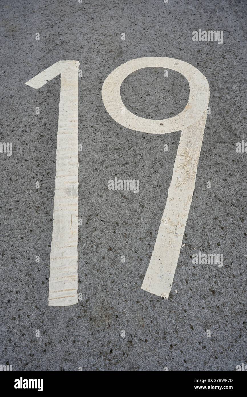 3d number 19 hi-res stock photography and images - Alamy