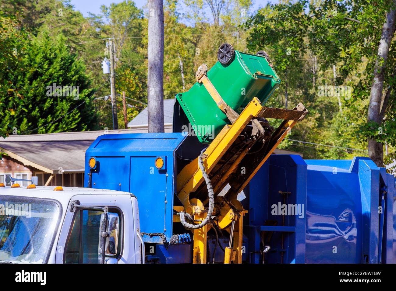 Municipal cleaning service removal garbage by means of loading mixed ...