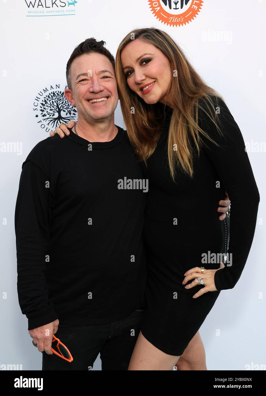 LOS ANGELES, CA - OCTOBER 19: David Faustino, Andrea Faustino at the ...