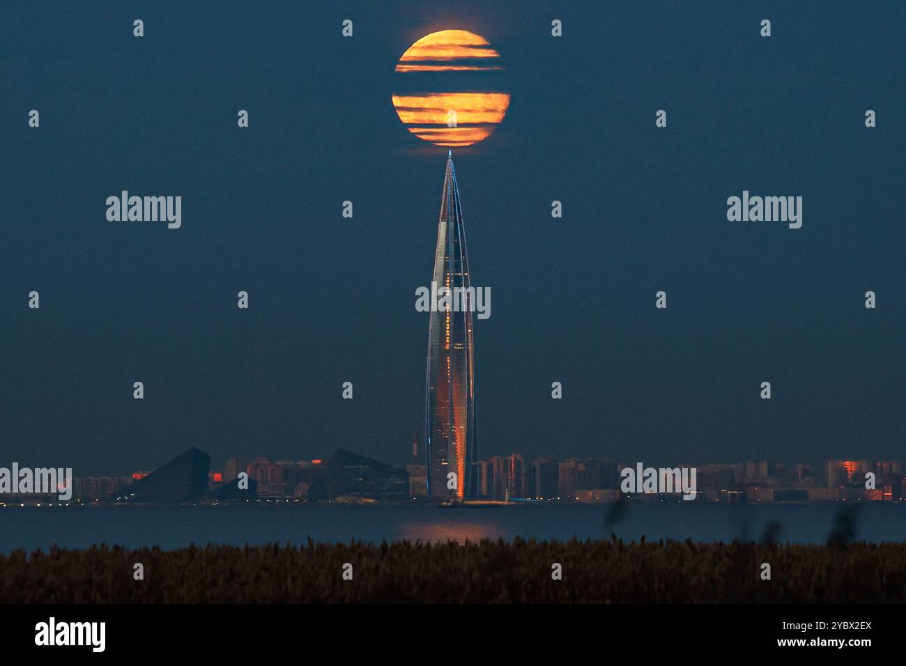 St. Petersburg, Russia. 19th Oct, 2024. Moonrise in the sky above the ...
