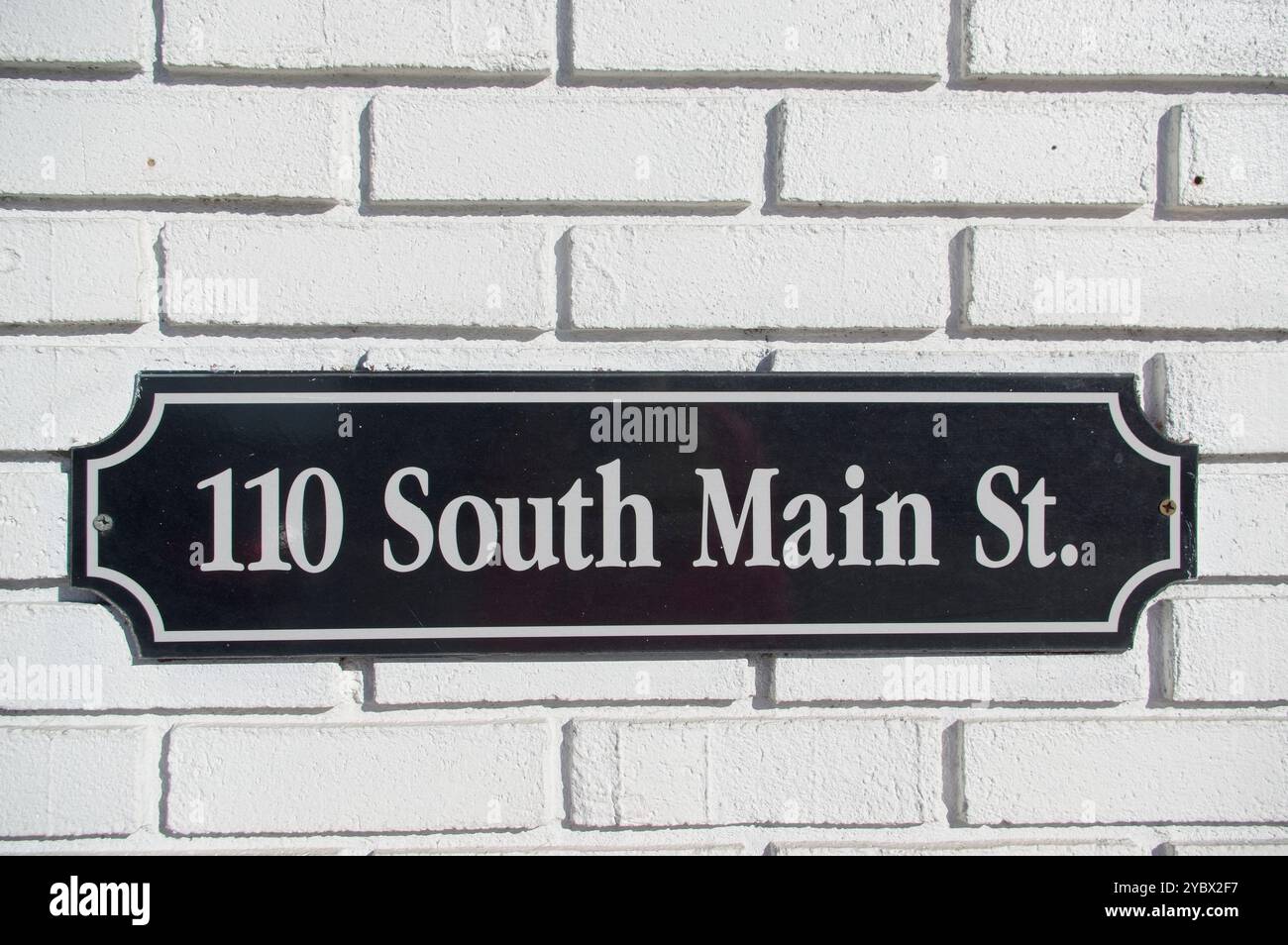 Modern address sign hi-res stock photography and images - Alamy