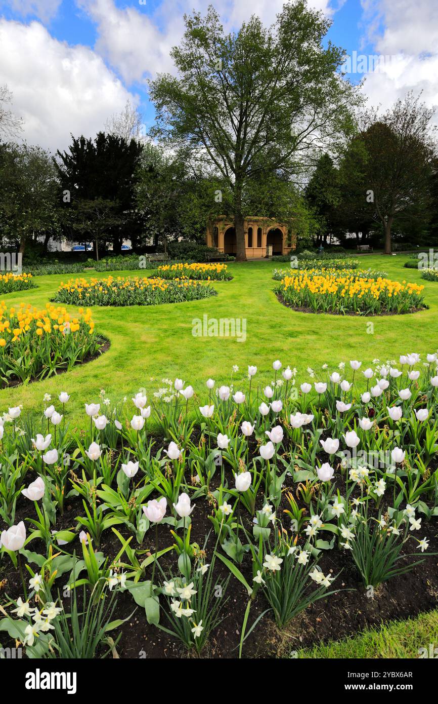 Spring flower displays in Jephson Gardens, Leamington Spa town ...