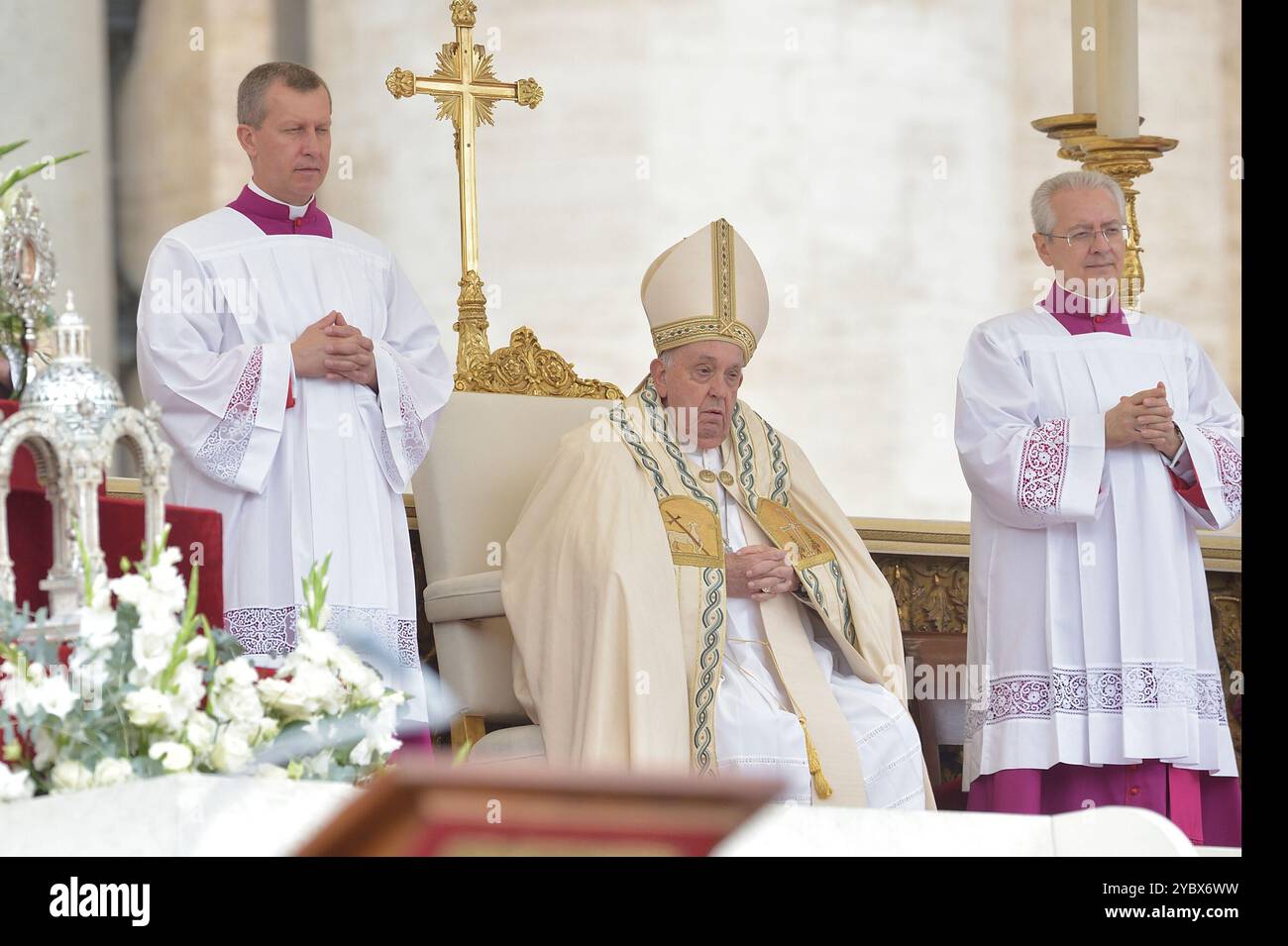 Vatican City State, Vatikanstadt. 20th Oct, 2024. Pope Francis presides ...