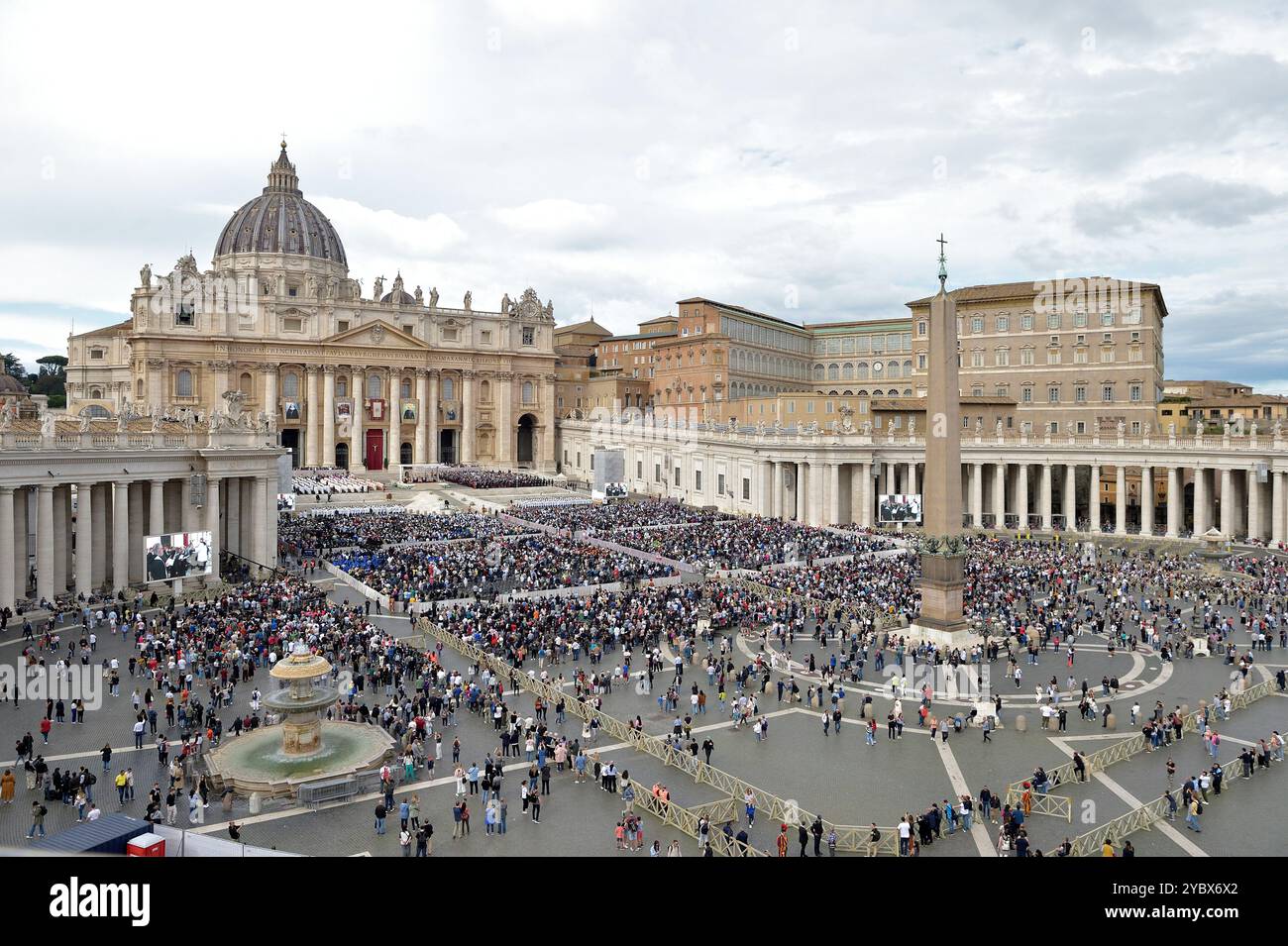 Vatican City State, Vatikanstadt. 20th Oct, 2024. Pope Francis presides ...