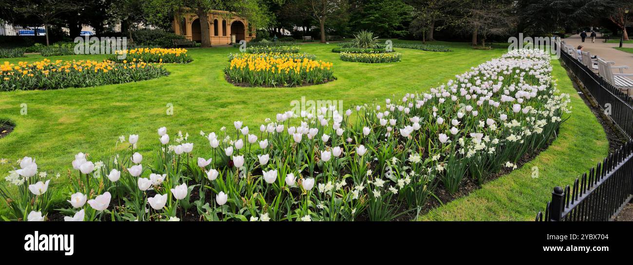 Spring flower displays in Jephson Gardens, Leamington Spa town ...