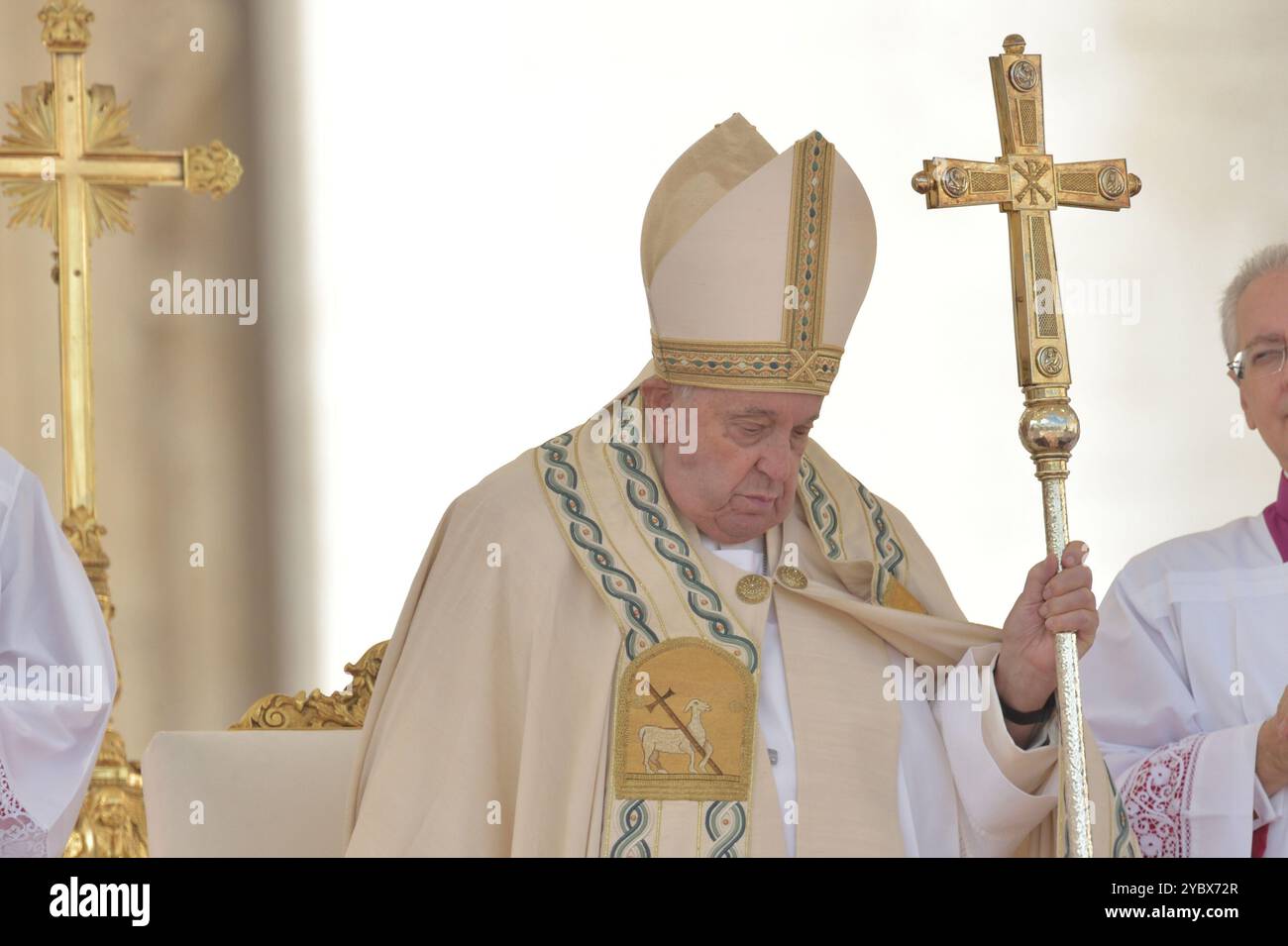 Vatican City State, Vatikanstadt. 20th Oct, 2024. Pope Francis presides ...