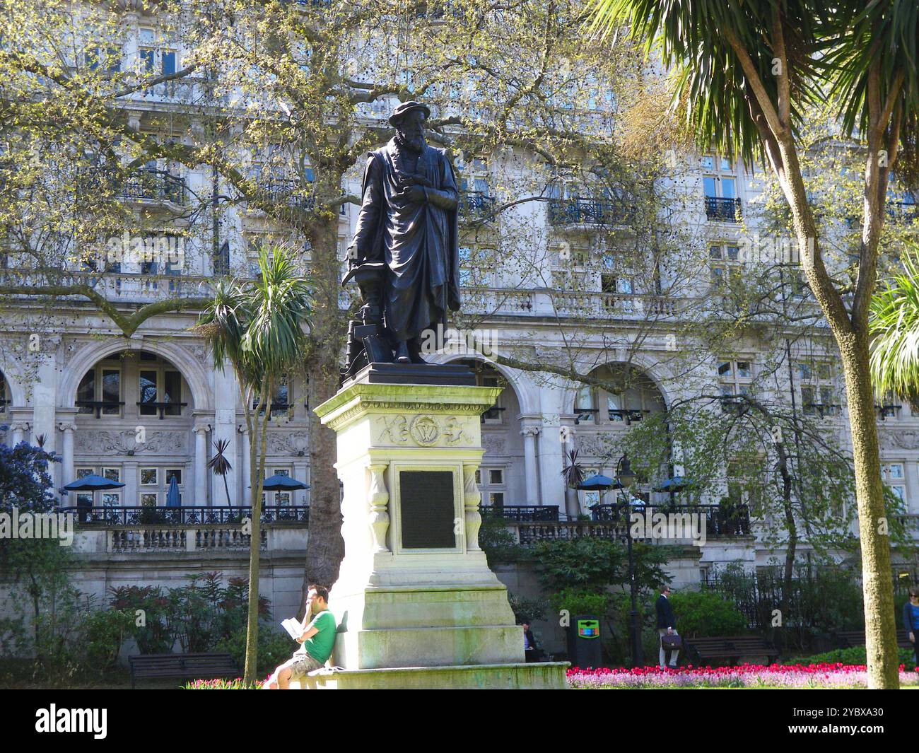 English quaker bible hi-res stock photography and images - Alamy