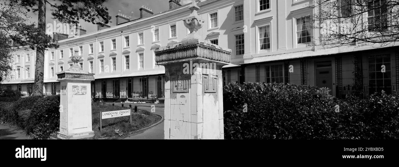 Victorian neo-classical architecture at Landsdowne Crescent, Leamington ...